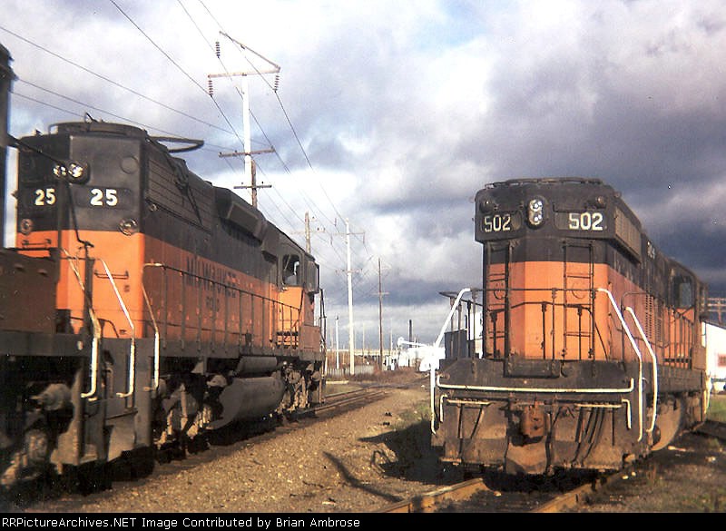 MILW #200 passing Kent Local power